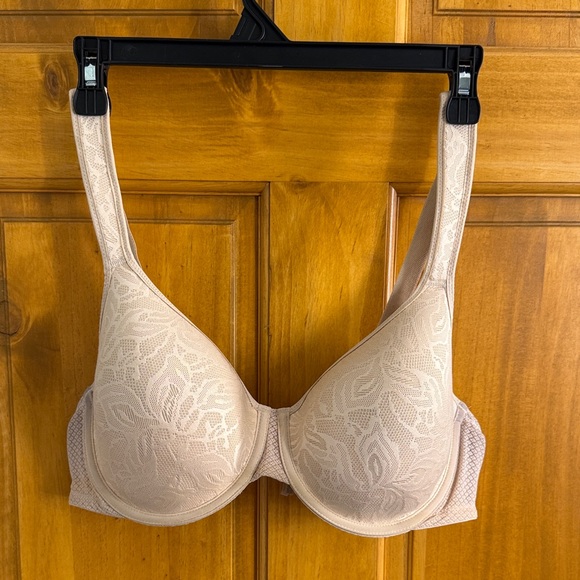 Wacoal | Intimates & Sleepwear | Wacoal Lace Patterned Cream Bra | Poshmark